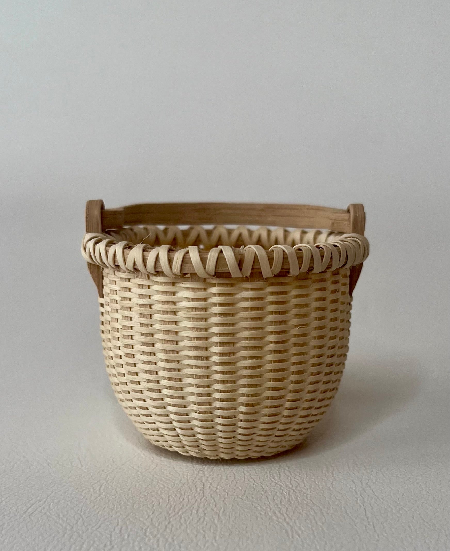 Miniature Star Swing Handled Basket-Small – Eversince Artistry